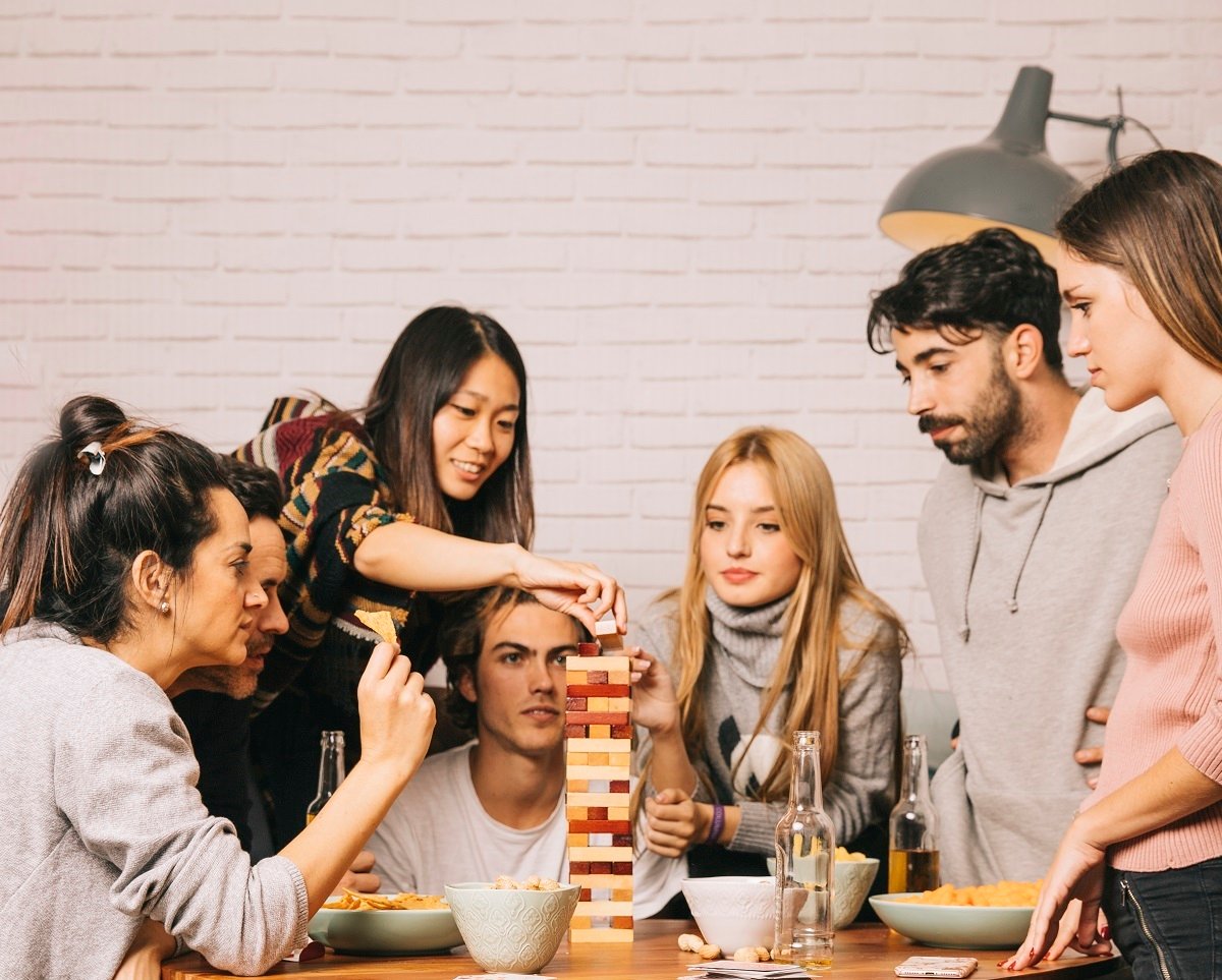 Family Reunion Party Ideas in Los Angeles | Maze Rooms